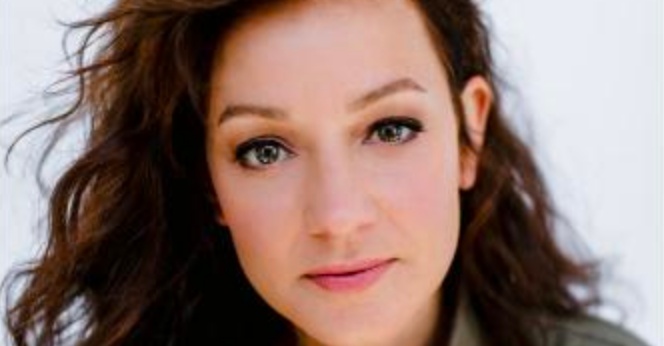 Roxane Bourdages - Comédienne - Showbizz.net