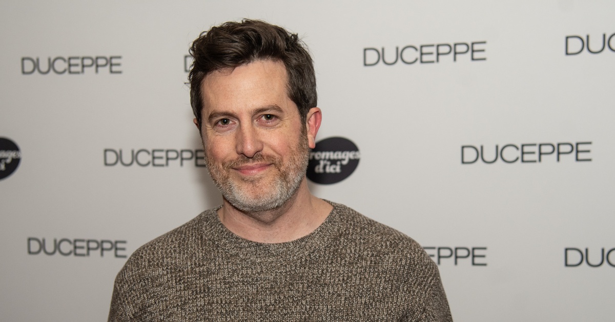 Jean-Philippe Dion pose pour une rare fois en couple sur un tapis rouge ...