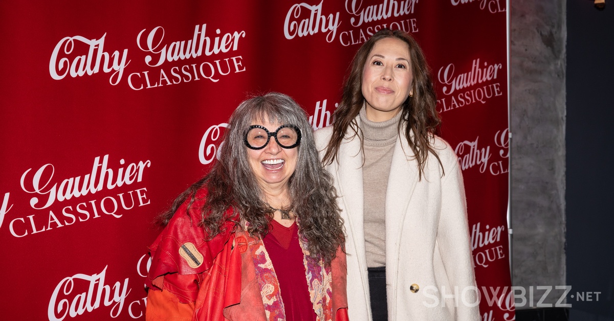 Louison Danis - Comédienne - Showbizz.net