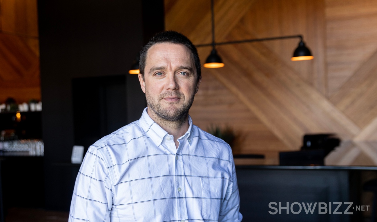 La distribution des «Armes» pose au visionnement de presse de la série