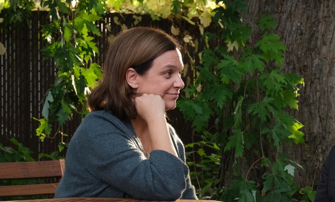 Julie Roussel - Comédienne, Autrice - Showbizz.net