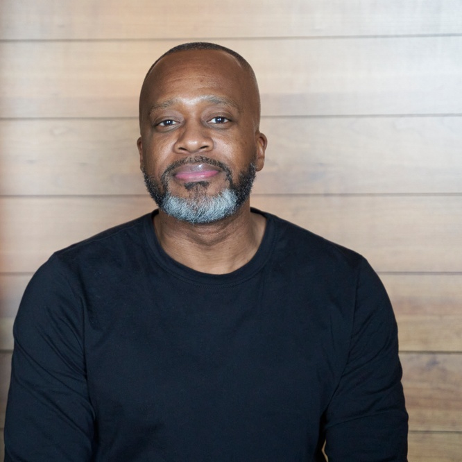 Ted Pluviose - Comédien - Showbizz.net