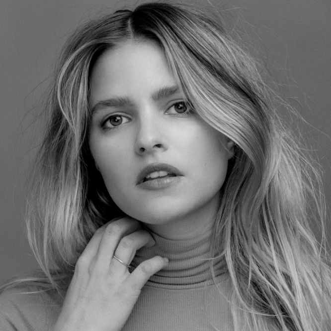 Sarah-Jeanne Labrosse - Comédienne, Animatrice