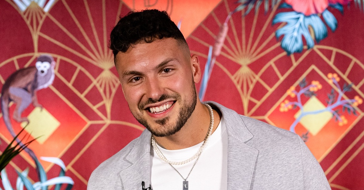 Fred d'OD lance une flèche affutée à Jean-Philippe Wauthier lors d'une ...