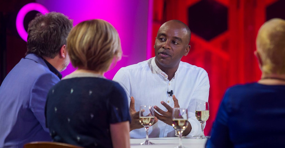 Y'a du monde à messe : François Bugingo ne s'excuse pas - Showbizz.net