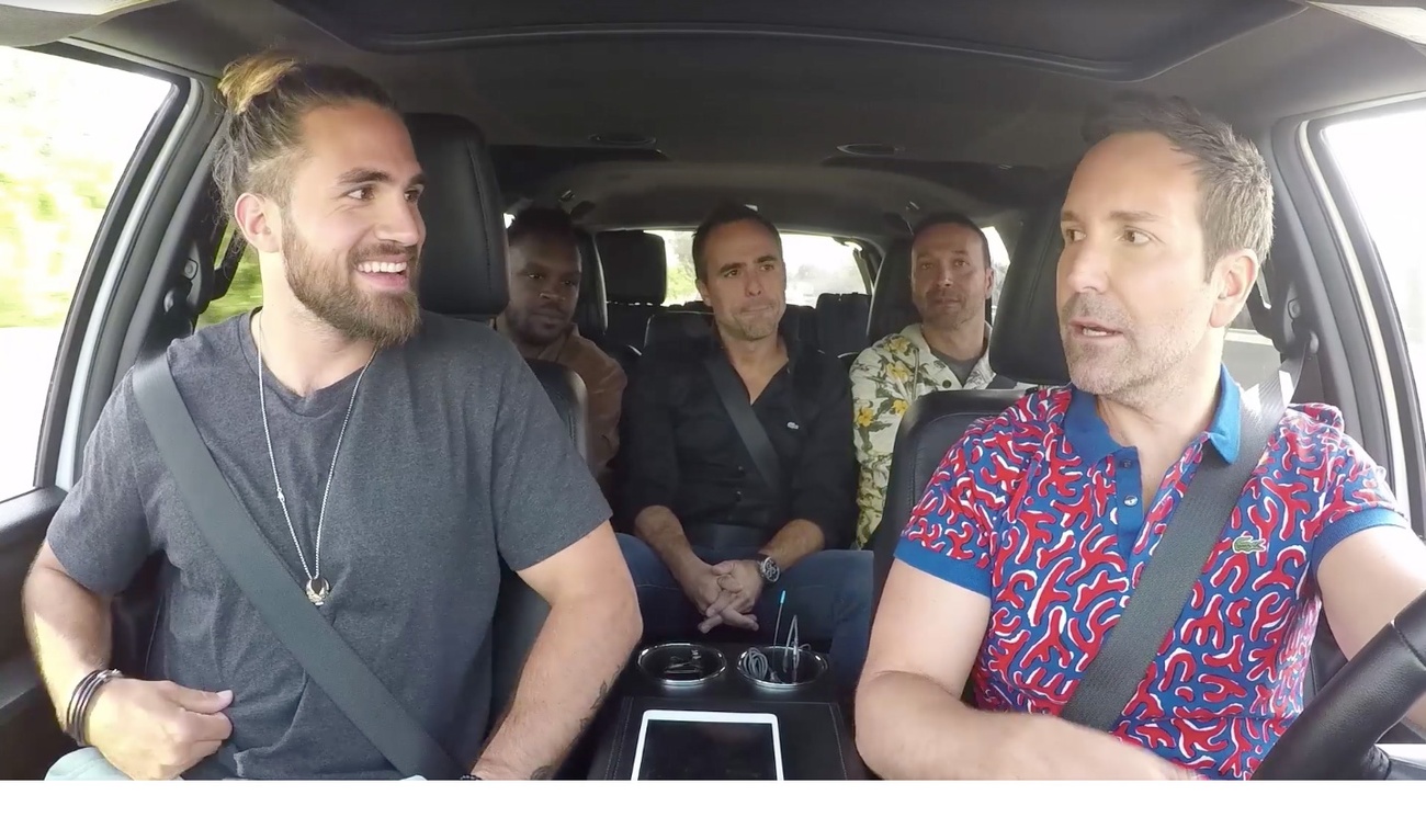 Éric Salvail réunit les 5 animateurs d'Occupation Double dans la même ...